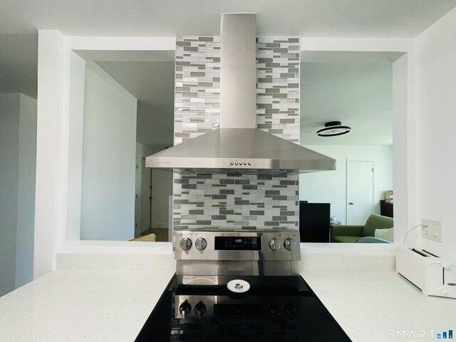 condo with 2 bedroom, Bridgeport CT DS102724564