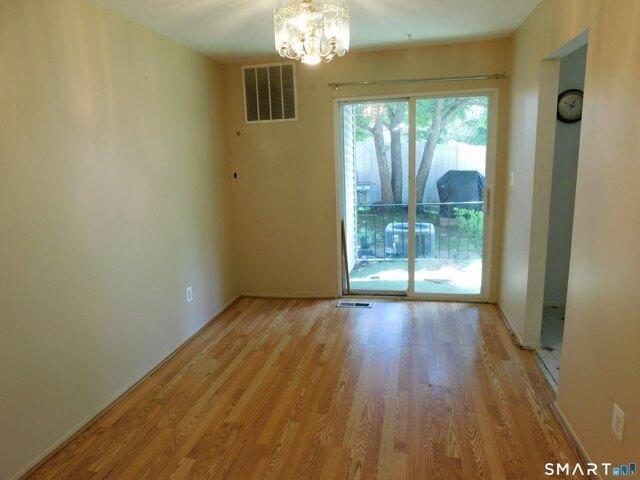 condo with 2 bedroom, Bridgeport CT ES104296469