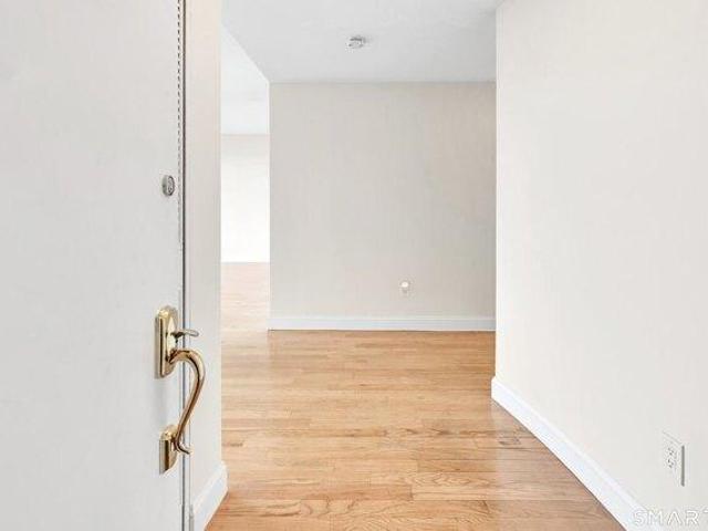 condo with 2 bedroom, Bridgeport CT ES105123538