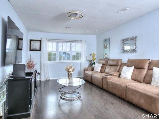 condo with 2 bedroom, Bridgeport CT ES105190941