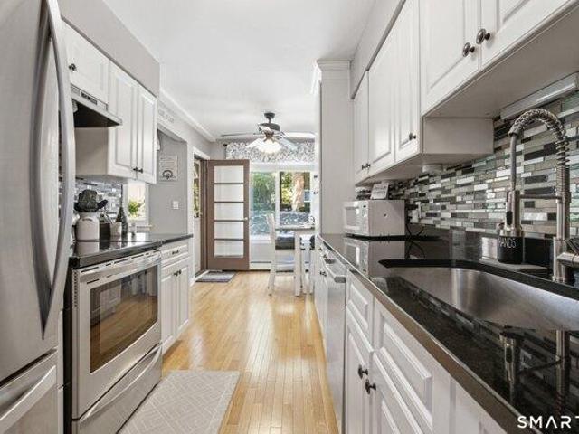 condo with 2 bedroom, Bridgeport CT ES105204732