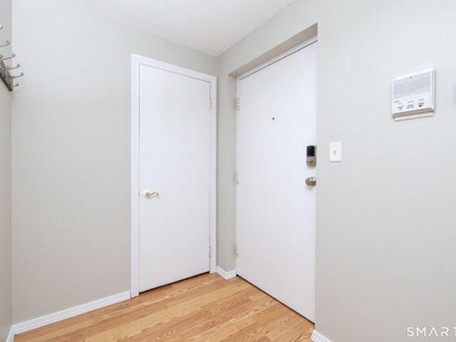condo with 2 bedroom, Bristol CT ES105140481