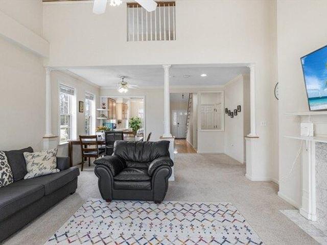 condo with 2 bedroom, Burlington MA ES104408206