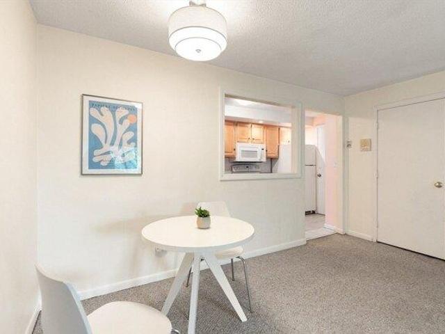 condo with 2 bedroom, Burlington MA ES105203419