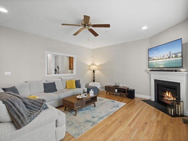 condo with 2 bedroom, Burlington MA ES105230845