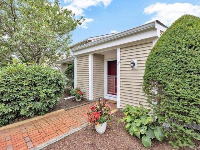 condo with 2 bedroom, Buzzards Bay MA ES105105934