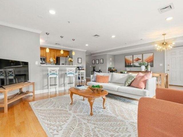 condo with 2 bedroom, Canton MA DLS103127151