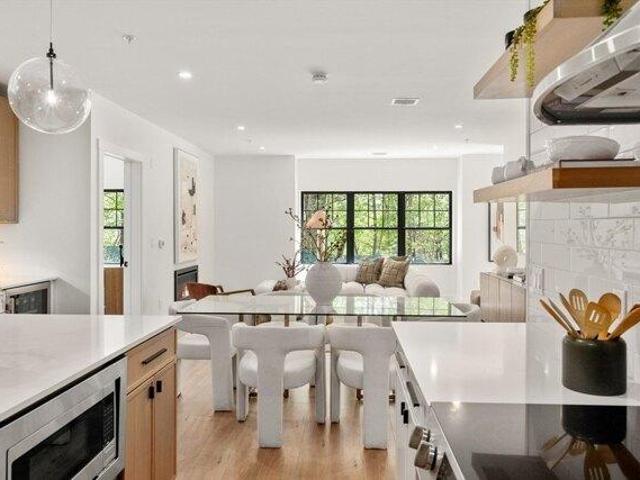 condo with 2 bedroom, Canton MA DS102370979