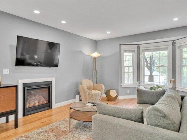 condo with 2 bedroom, Canton MA ES105059715