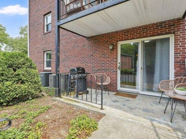 condo with 2 bedroom, Canton MA ES105126410