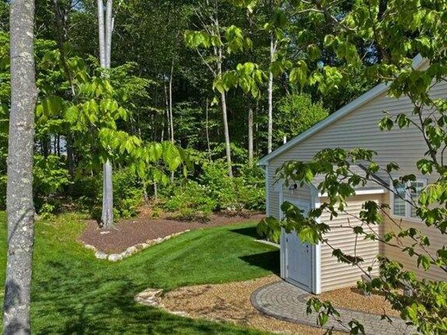 condo with 2 bedroom, Candia NH ES105095306