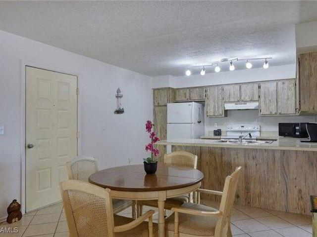 condo with 2 bedroom, Cape Coral FL DLS92367447