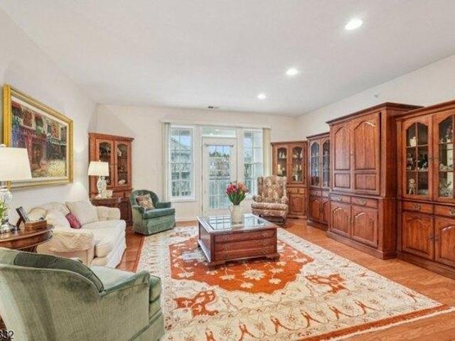 condo with 2 bedroom, Cedar Grove NJ DS101896490