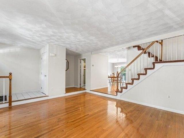 condo with 2 bedroom, Chelmsford MA ES104042377