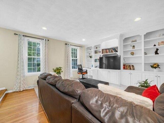 condo with 2 bedroom, Chelmsford MA ES103017828