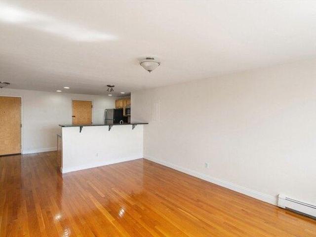 condo with 2 bedroom, Chelsea MA DLS102343258