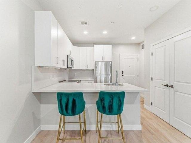 condo with 2 bedroom, Chelsea MA DS104298231