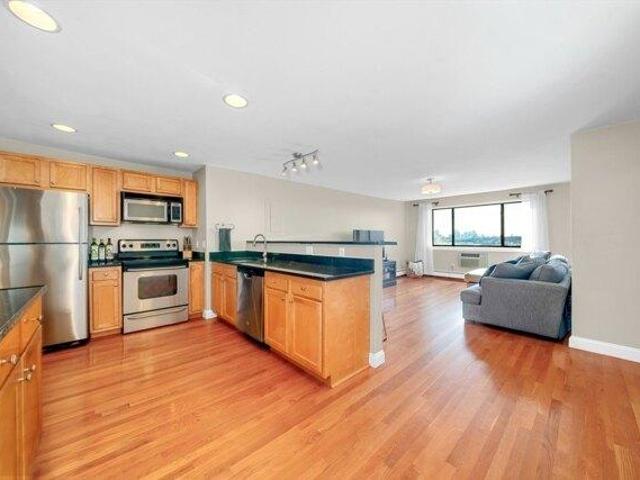 condo with 2 bedroom, Chelsea MA DS102411858