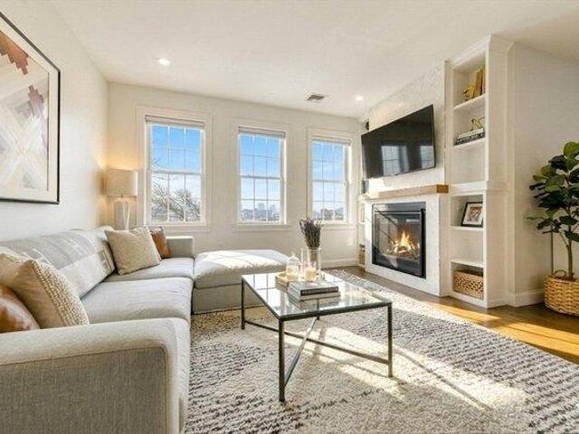 condo with 2 bedroom, Chelsea MA DS103186329