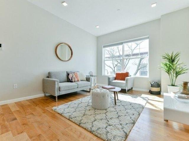 condo with 2 bedroom, Chelsea MA ES104513357