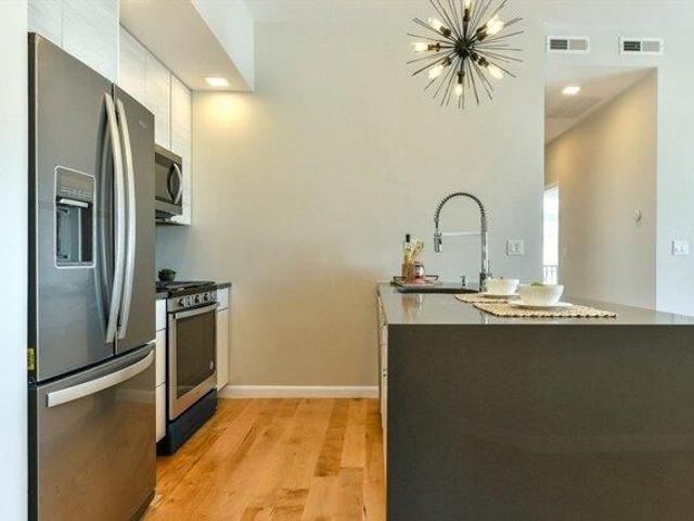 condo with 2 bedroom, Chelsea MA ES104570926