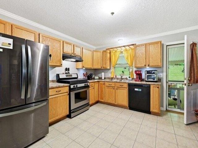 condo with 2 bedroom, Chicopee MA ES103444610