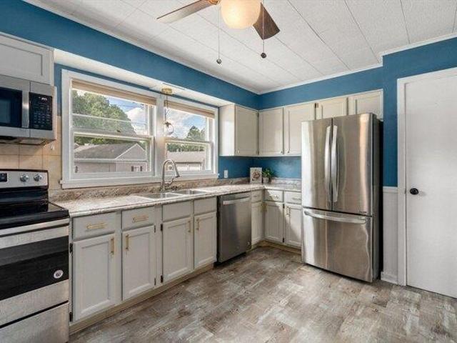 condo with 2 bedroom, Chicopee MA ES103437250