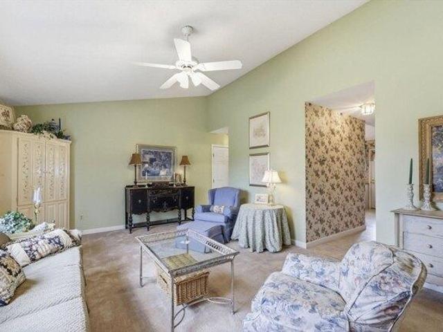 condo with 2 bedroom, Chicopee MA ES103809525
