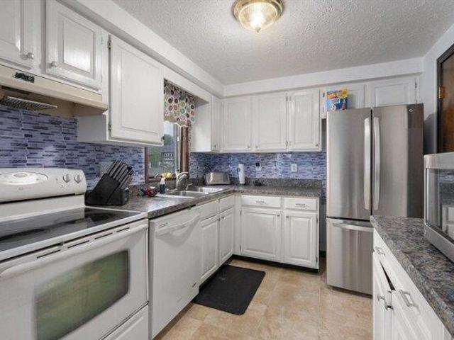 condo with 2 bedroom, Chicopee MA ES103809709