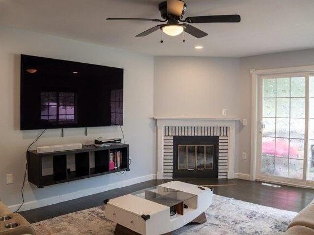 condo with 2 bedroom, Chicopee MA ES104078519