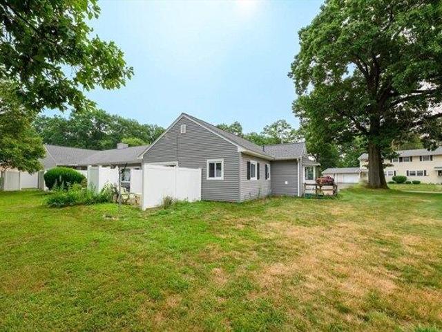 condo with 2 bedroom, Chicopee MA ES104331836