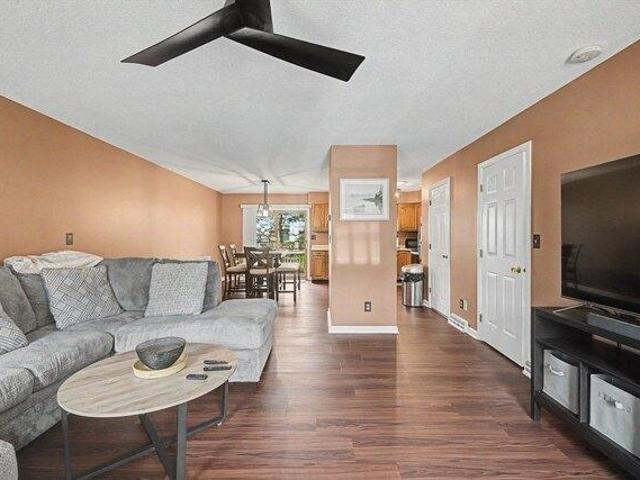 condo with 2 bedroom, Chicopee MA ES105140900