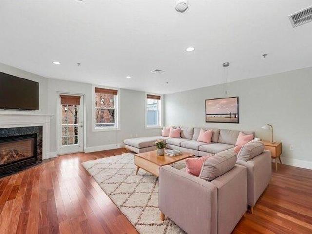 condo with 2 bedroom, Concord MA DS102317111