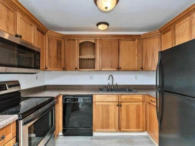 condo with 2 bedroom, Concord NH ES104848827