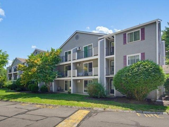 condo with 2 bedroom, Concord NH ES105115393