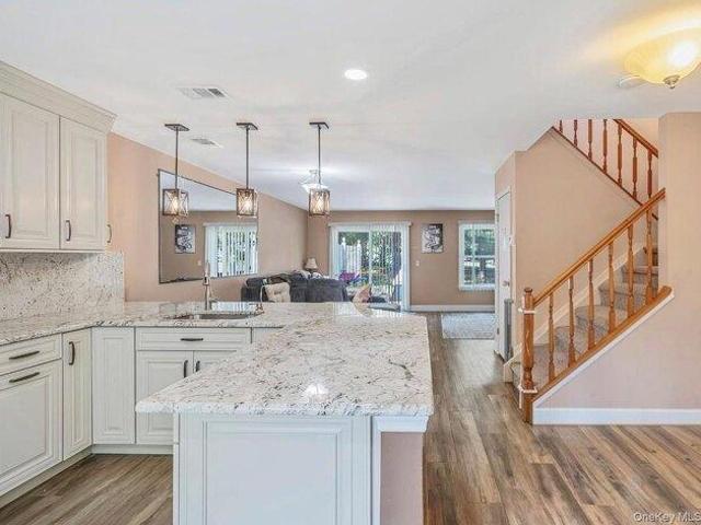 condo with 2 bedroom, Coram NY DS103625753