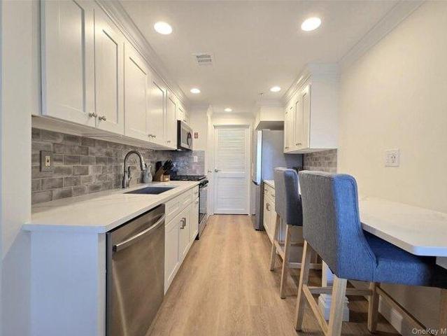 condo with 2 bedroom, Coram NY ES103620809