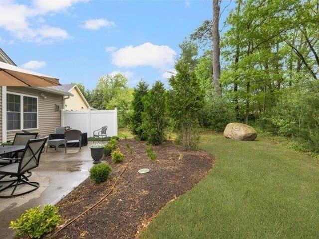 condo with 2 bedroom, Coventry RI ES103495057