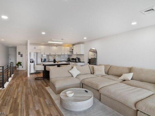 condo with 2 bedroom, Cliffside Park NJ DLS101627830
