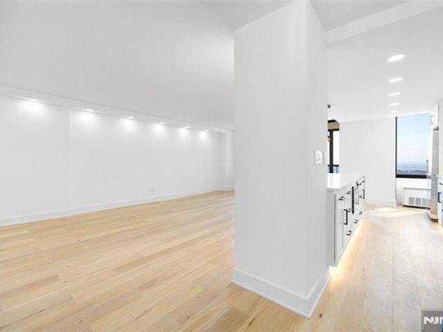 condo with 2 bedroom, Cliffside Park NJ DLS101657428