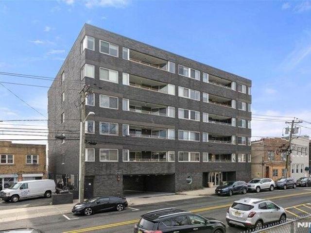 condo with 2 bedroom, Cliffside Park NJ DLS101657456