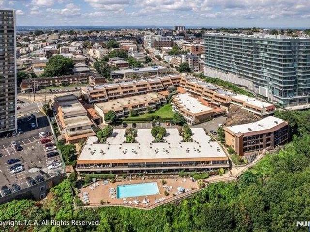 condo with 2 bedroom, Cliffside Park NJ DLS102726608