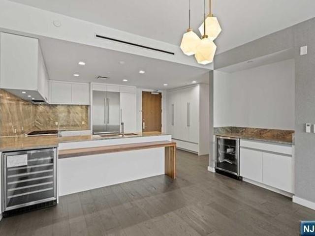 condo with 2 bedroom, Cliffside Park NJ DS102559282