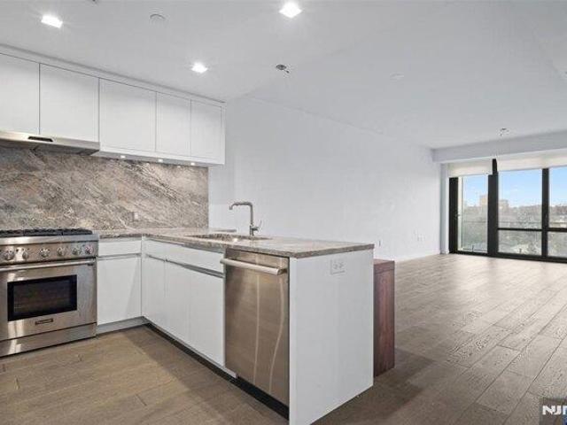 condo with 2 bedroom, Cliffside Park NJ DS104409644