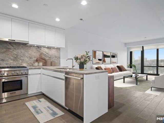 condo with 2 bedroom, Cliffside Park NJ ES103666450