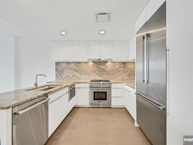 condo with 2 bedroom, Cliffside Park NJ ES104409315