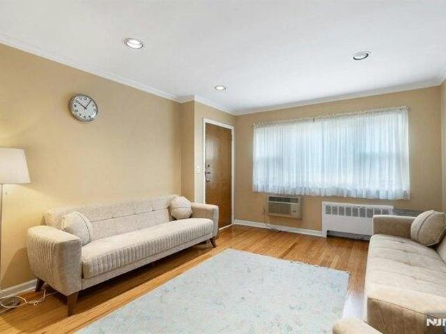 condo with 2 bedroom, Cliffside Park NJ ES104720821