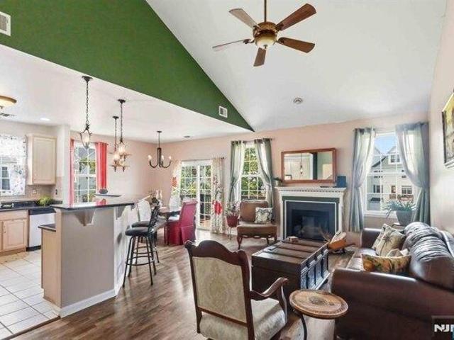condo with 2 bedroom, Clifton NJ DS103438400