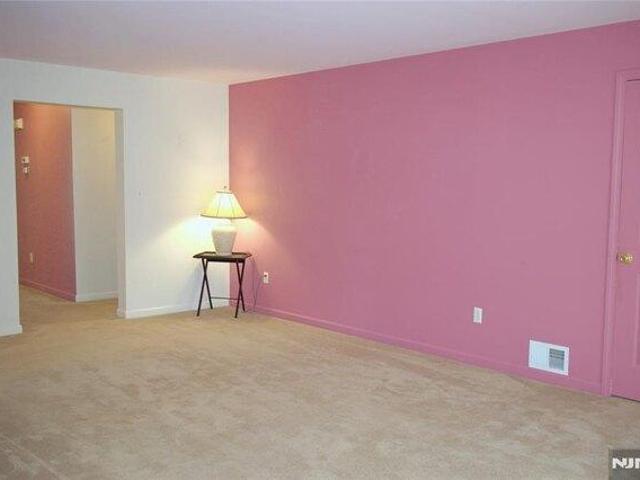 condo with 2 bedroom, Clifton NJ ES104266454