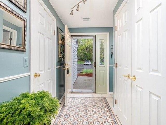 condo with 2 bedroom, Clinton MA DLS102961600